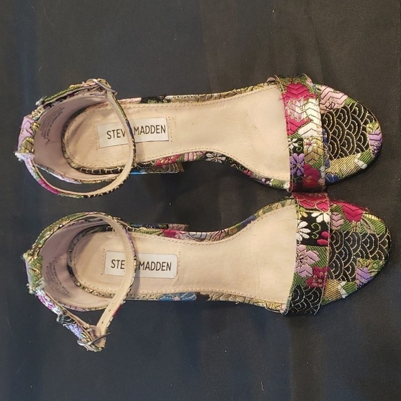 Steve Madden | Shoes | Steve Madden Carson 4 Inch Heel In Silk Print ...